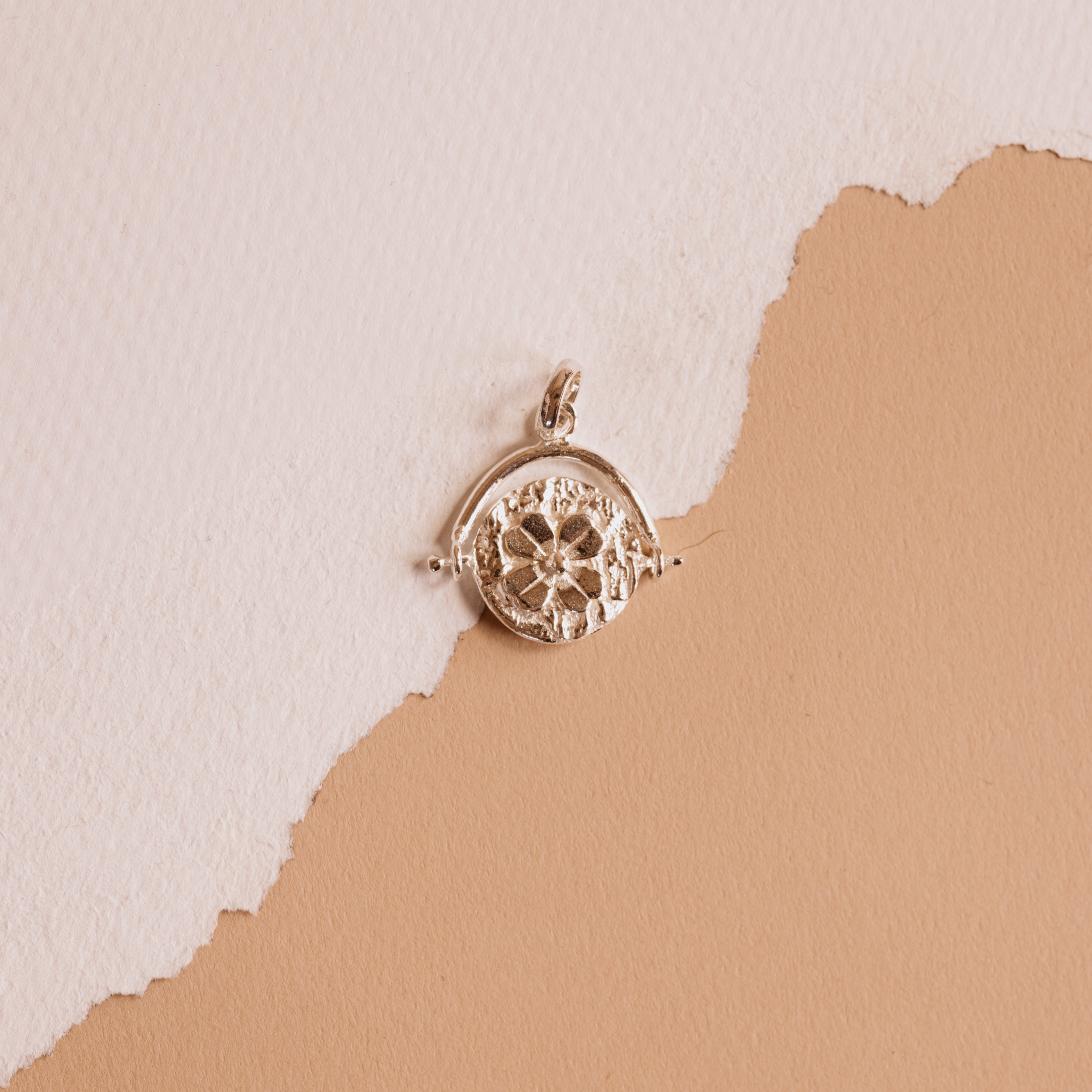 The Silver Spinning Clover – LuisaNovaisJewellery